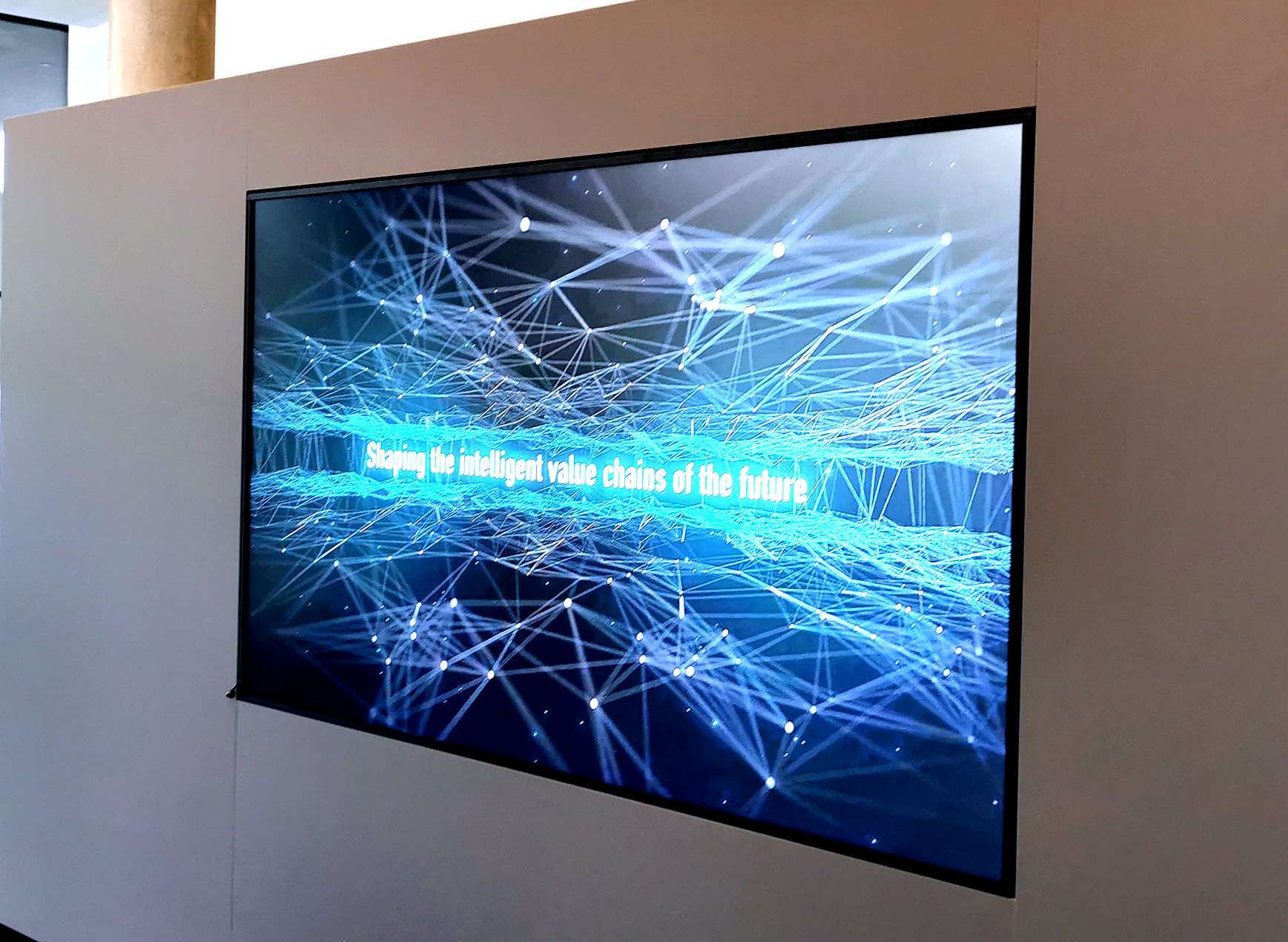 KNAPP AG Industrial Innovation in the Spotlight - easescreen