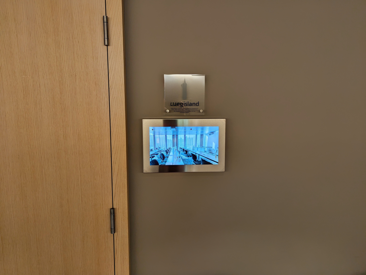 Radisson Blu - easescreen